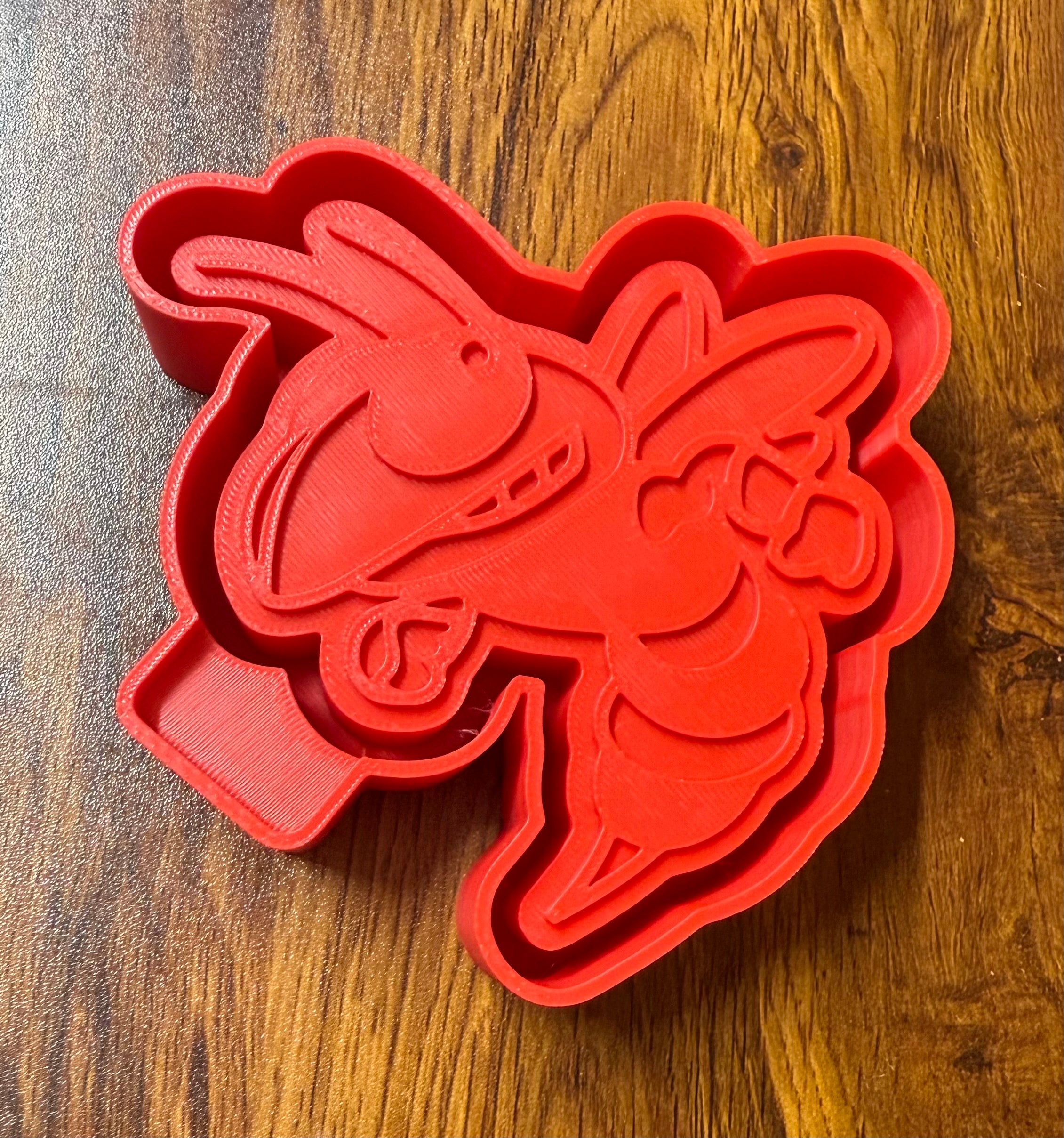 Mascot Hornet Mold – Lazy Day Crafts