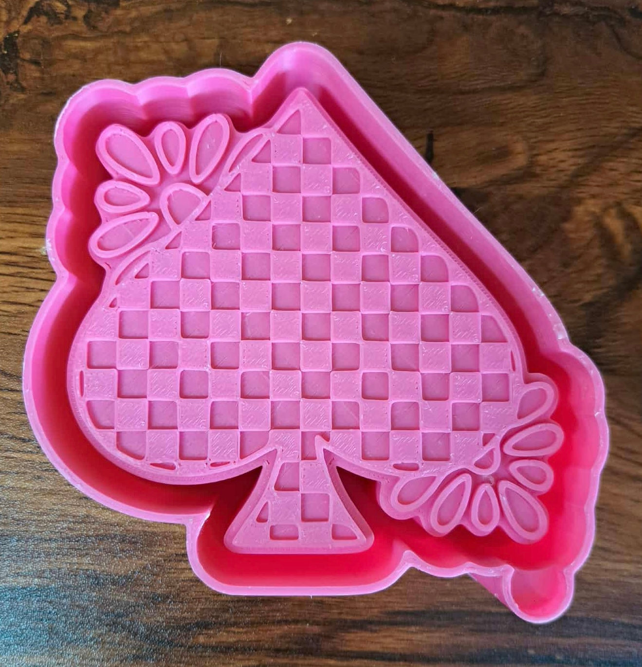 Checkered Spade with Concho Mold – Lazy Day Crafts